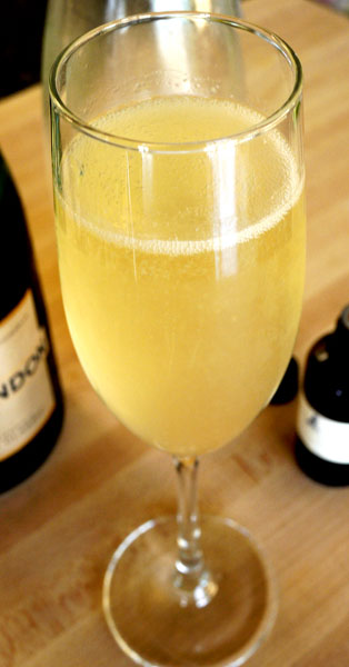 Cocktail Quickie: Yuzu Lemon Sparkler